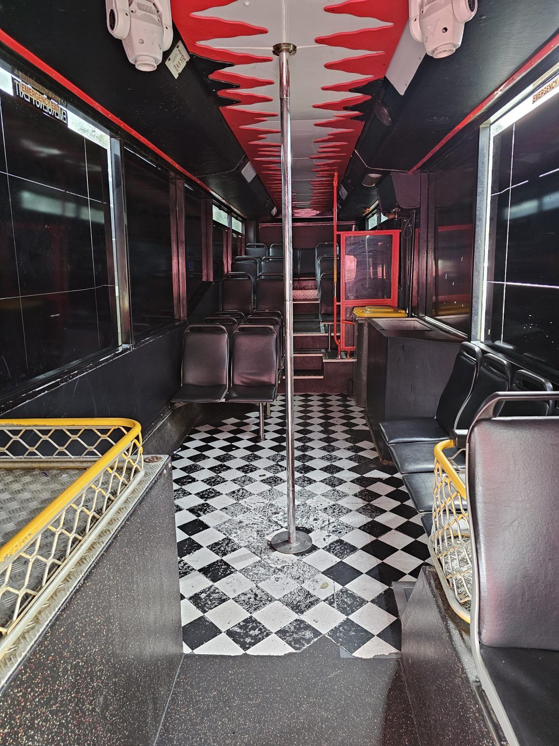 Our fleet – CMC Party buses